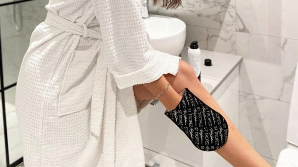 How To Apply Fake Tan Like A Pro | St.Tropez